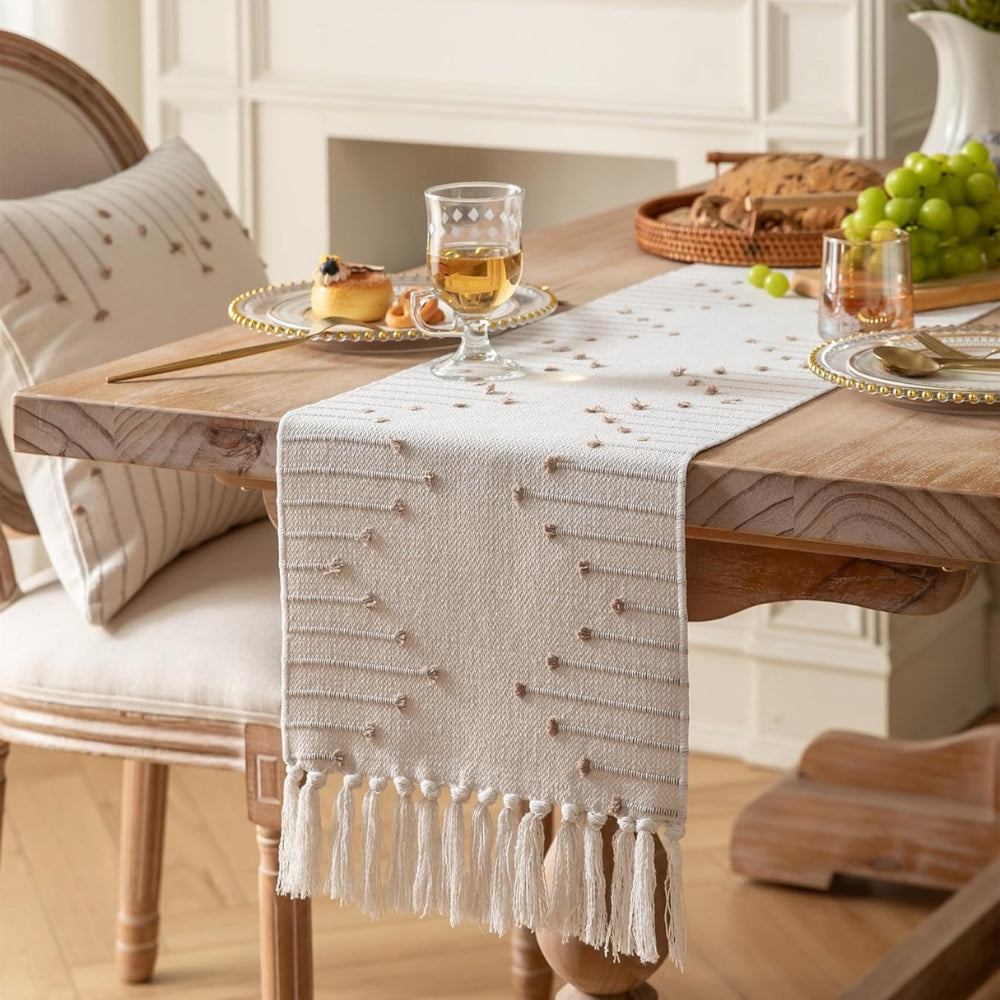 Liora Elegant Tassel Table Runner – Casa & Beyond